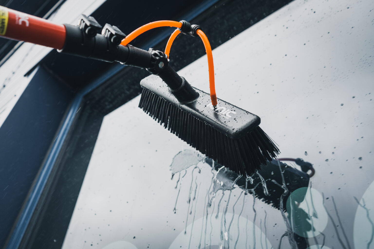 Hydra 80ft Pole - Ionic Systems - The Reach & Wash® System